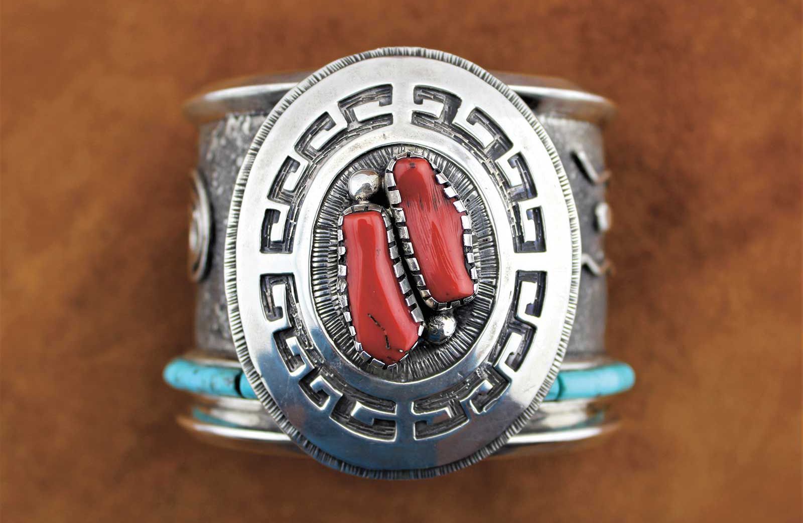 Wearable Centerpieces (Issue 30)